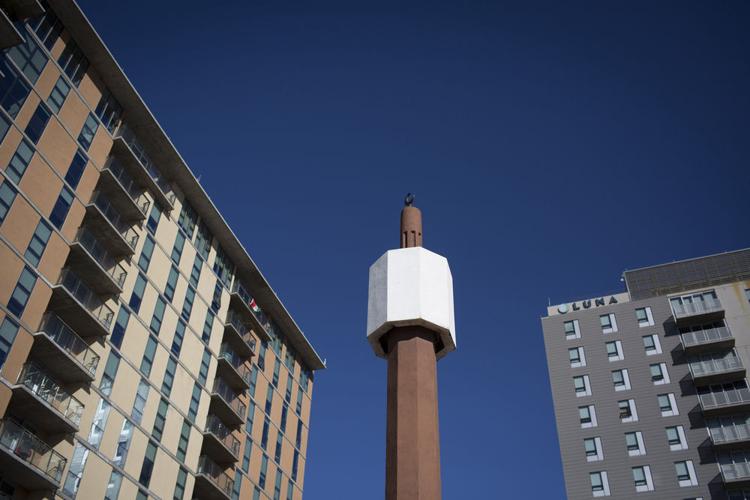 Mosque near University of Arizona endures scorn of students next door ...