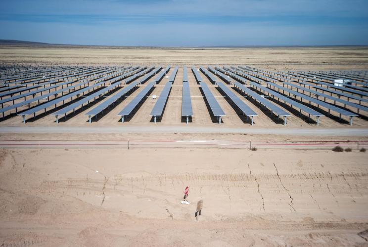 Facebook tripling size of Los Lunas site to six data storage centers ...
