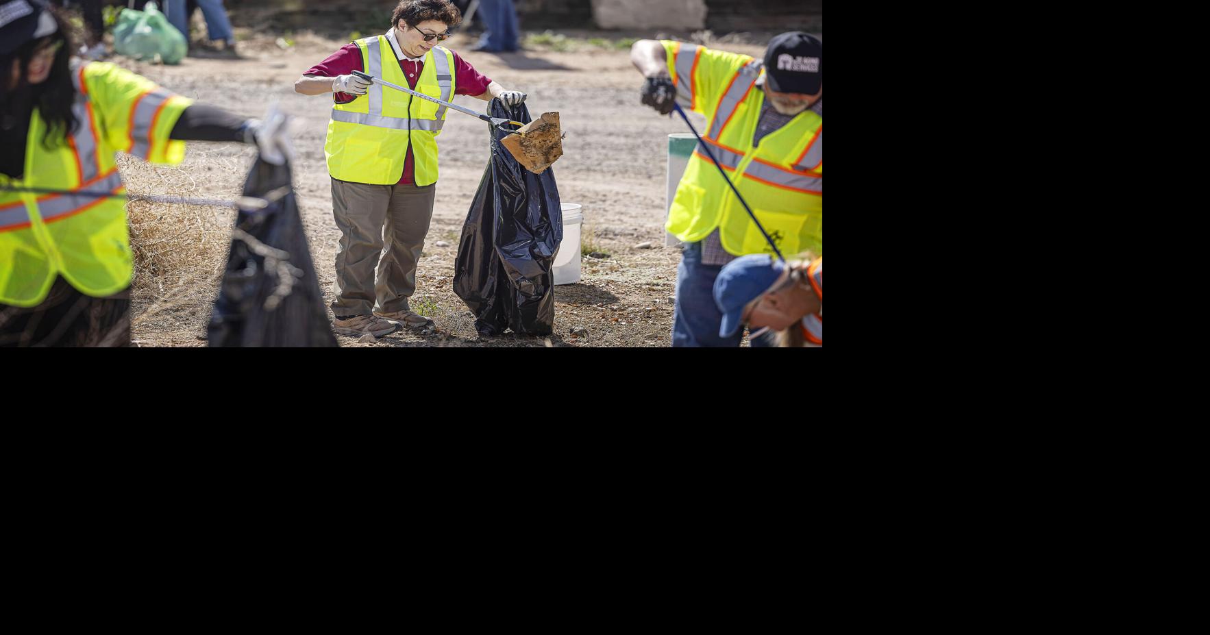 Governor helps jump-start Great American Cleanup in Santa Fe | Local ...