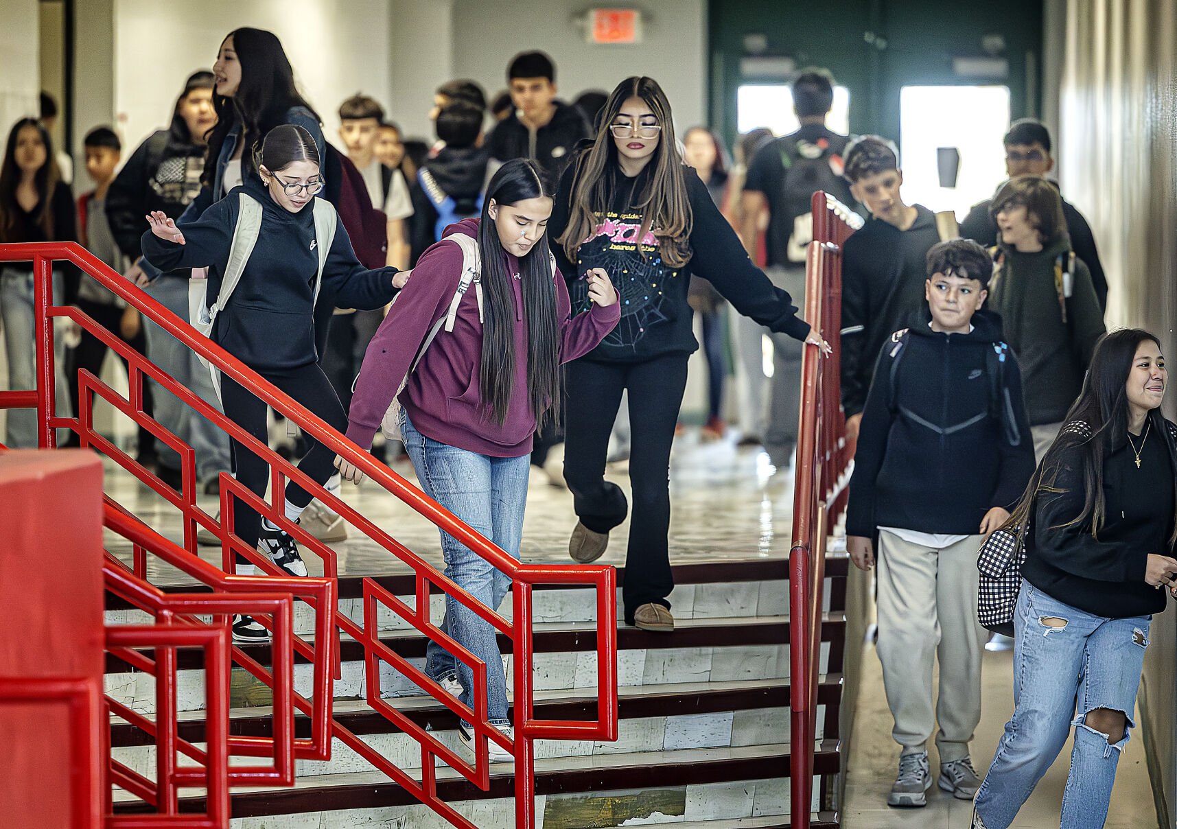 Española middle school battling mold problem due to leaky old roof ...
