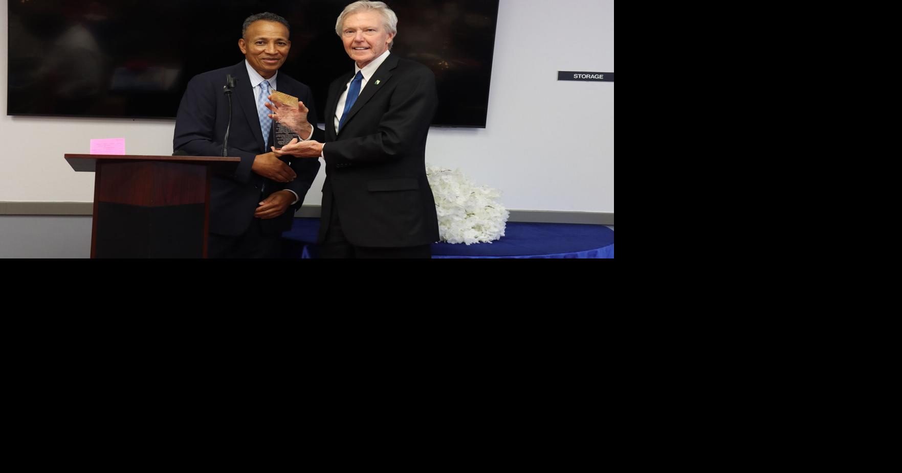 PAUL P. HINCHEY receives Stakeholder Appreciation Award from Curtis V ...