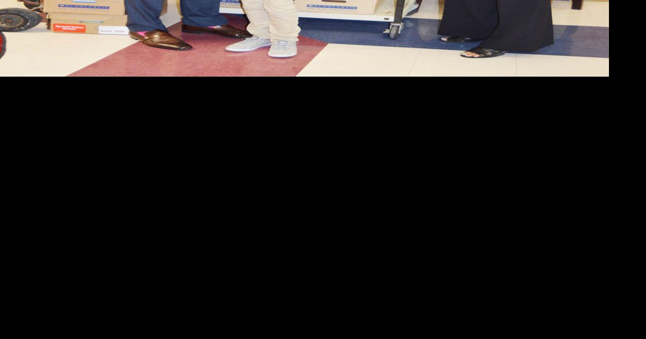 Former Marion student donates books to Easterling Primary