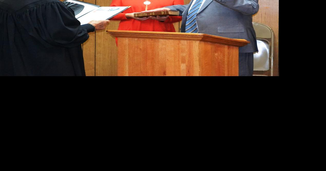 Pamplico swears in new mayor, continues to seek funding for splash pad