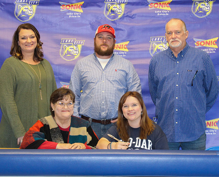 Lake City's Owens signs to play softball at FDTC