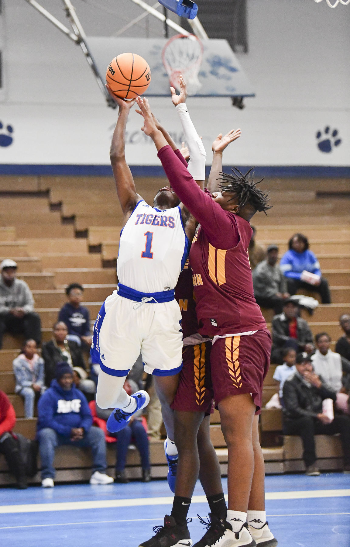 Photos: Bethune-Bowman at Hemingway Boys Basketball Class A Playoffs