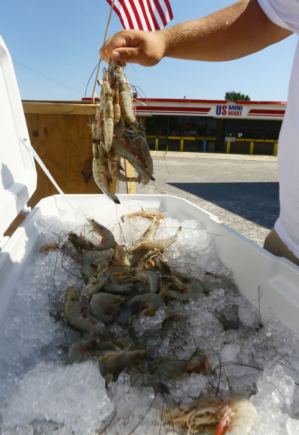 ‘The Shrimp Man’ brings fresh Georgetown shrimp to the Pee Dee | Local ...