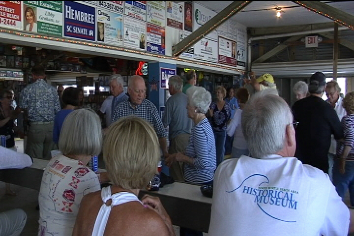 Shaggers populate North Myrtle Beach restaurants despite smoking ban
