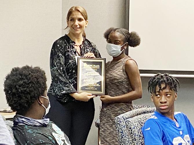 Marion County students gain work experience at MUSC Health Marion ...