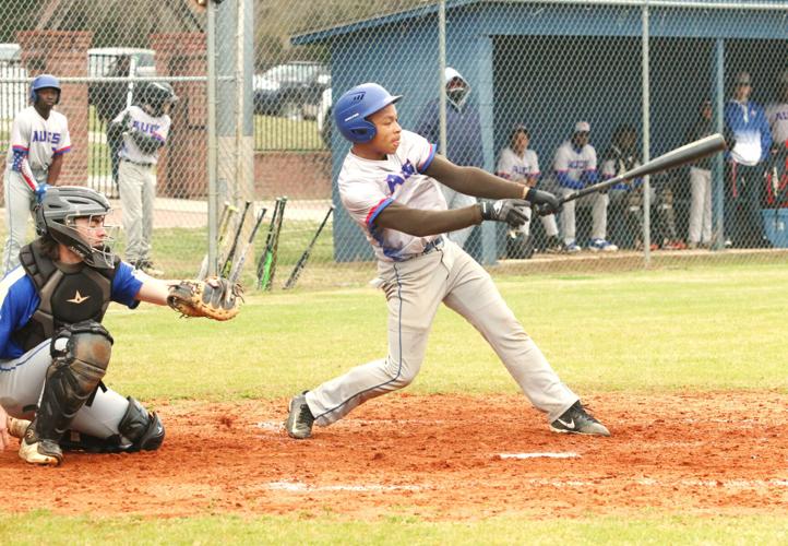 Mullins baseball returns to the diamond against Lake View