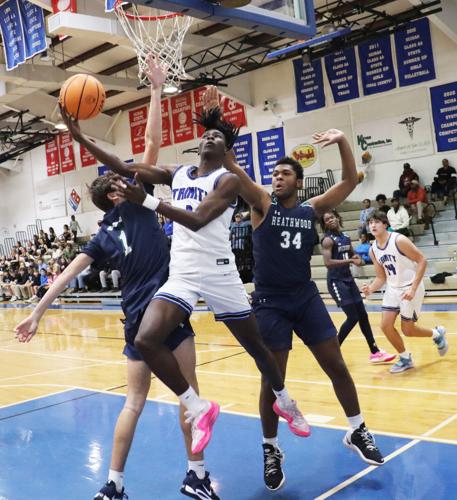 Trinity basketball splits, Legette reaches career milestone