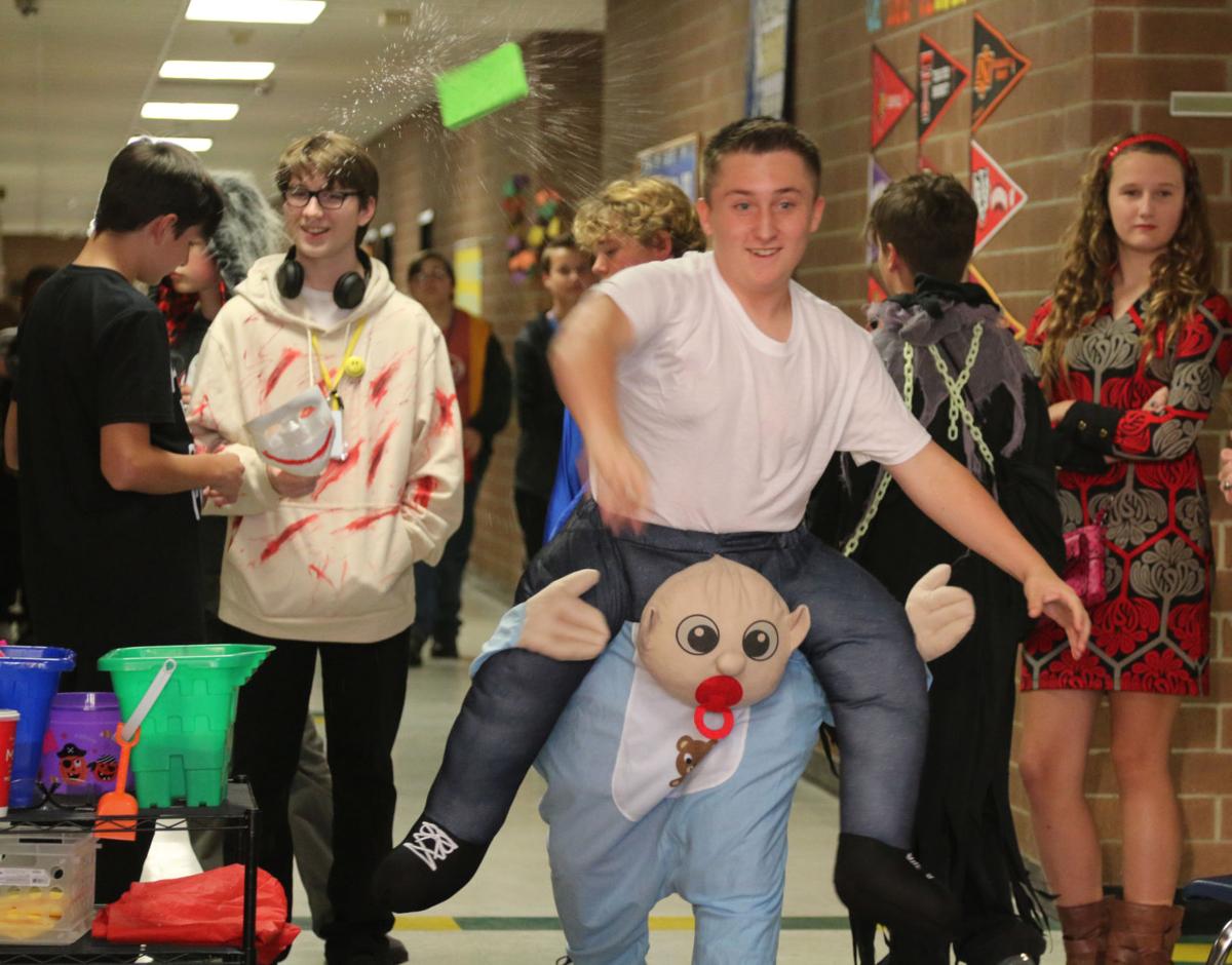 Sneed Middle School Carnival, Dance