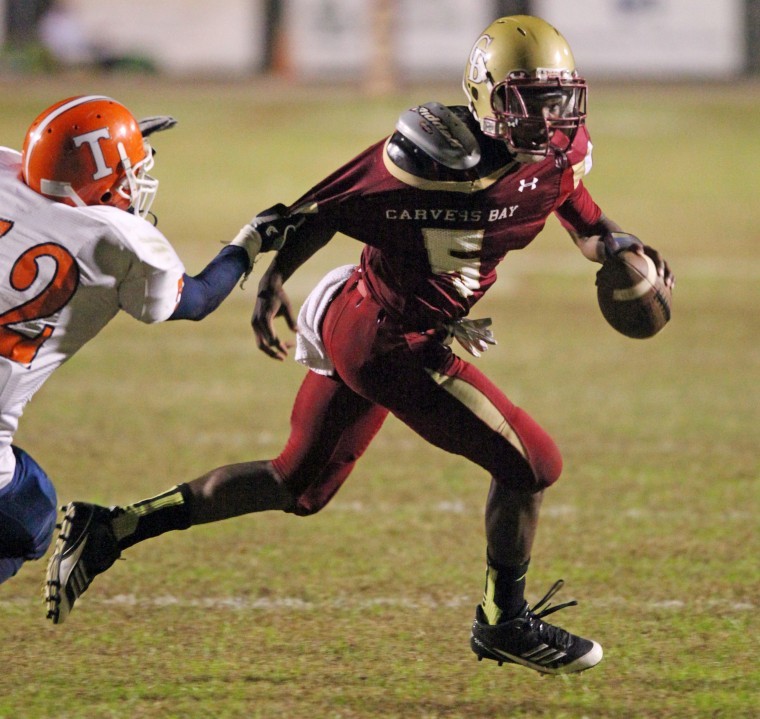 Durrand’s fumble return for TD gives Carvers Bay win
