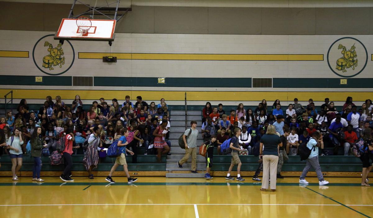 Sneed Middle School First Day of Classes | Gallery | scnow.com