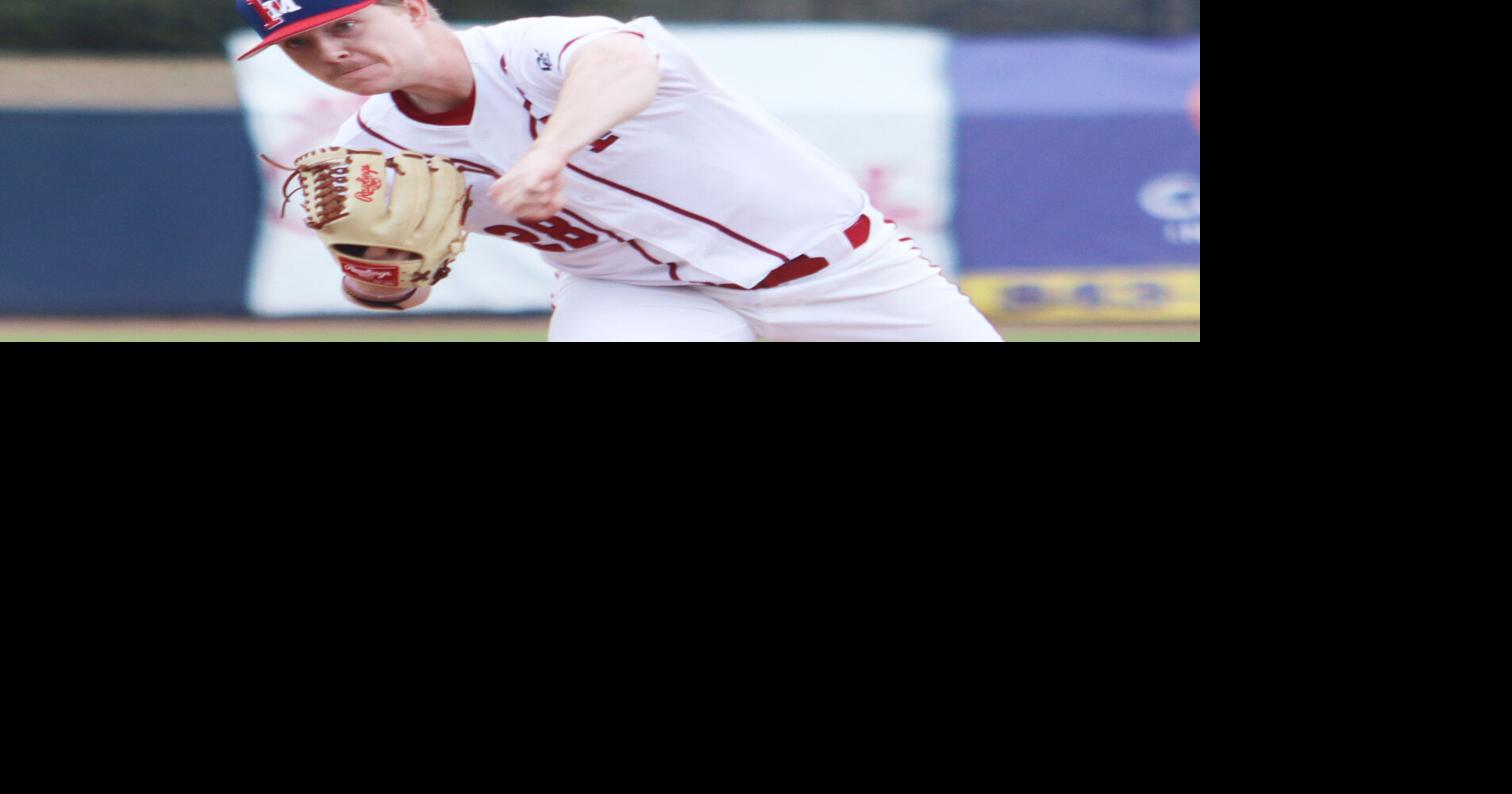 DeBruhl, offense help FMU baseball sting Wasps