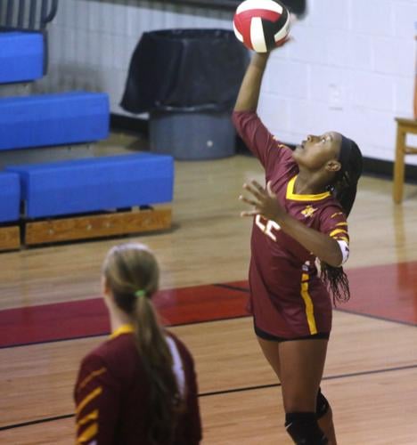 Marion volleyball sweeps Mullins on the road