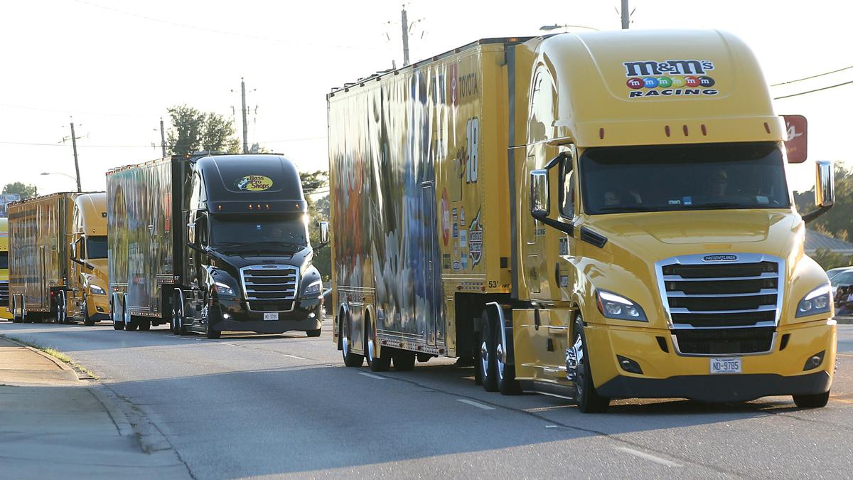coloring pages nascar truck hauler 18