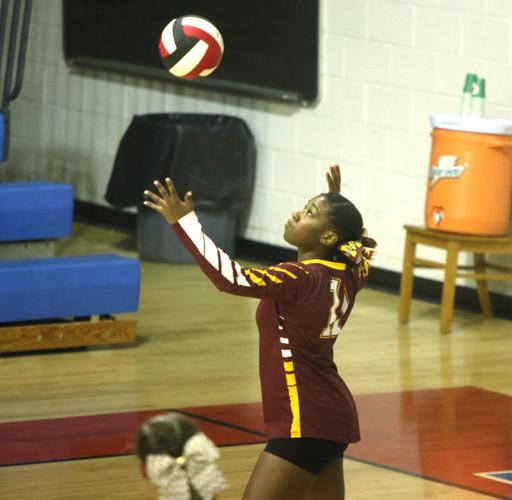 Marion volleyball sweeps Mullins on the road