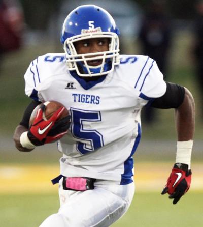 Hemingway's Solomon receives award from South Carolina coaches association