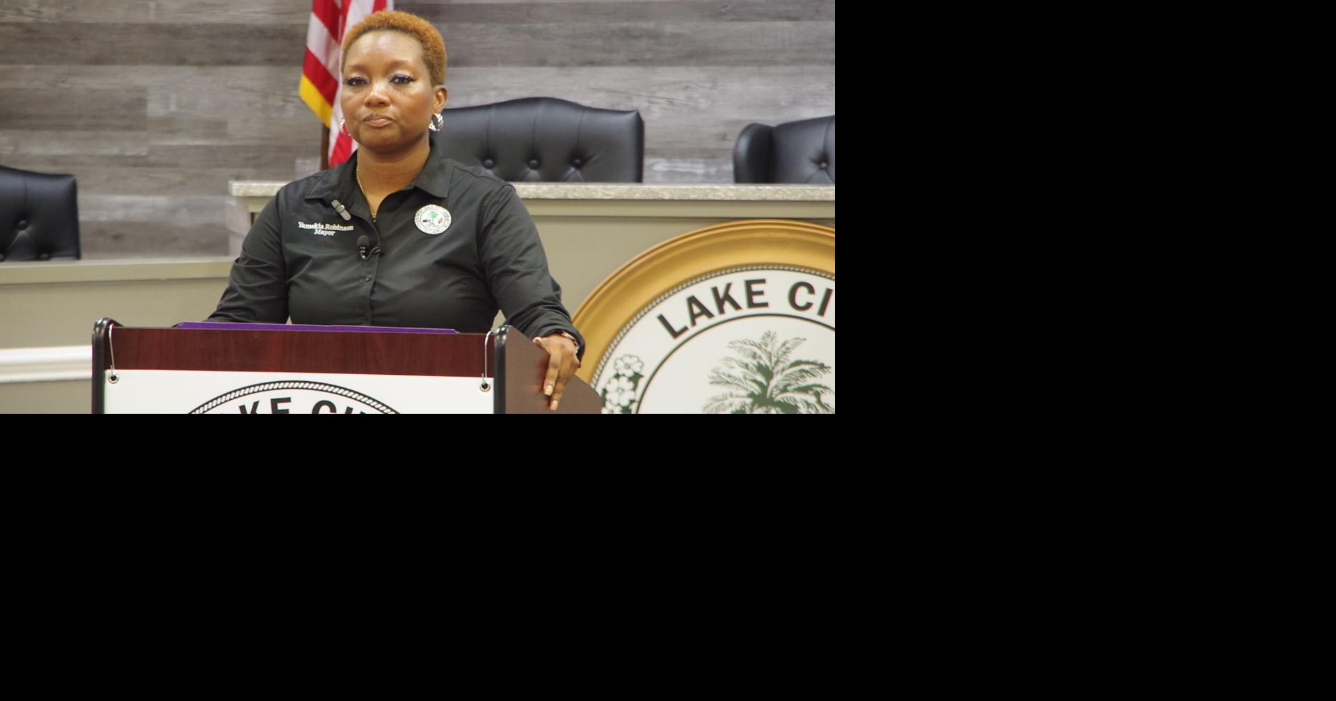 Lake City mayor answers police chief, rec center questions