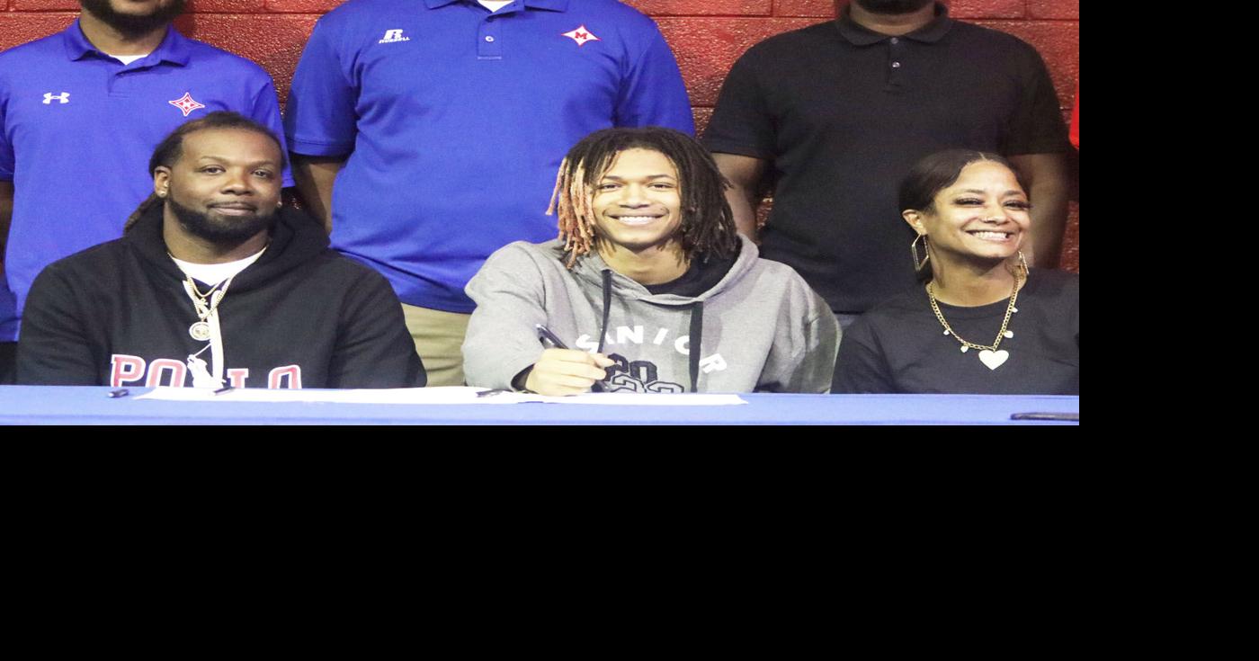 Mullins basketball’s Sanders signs with Pfeiffer University