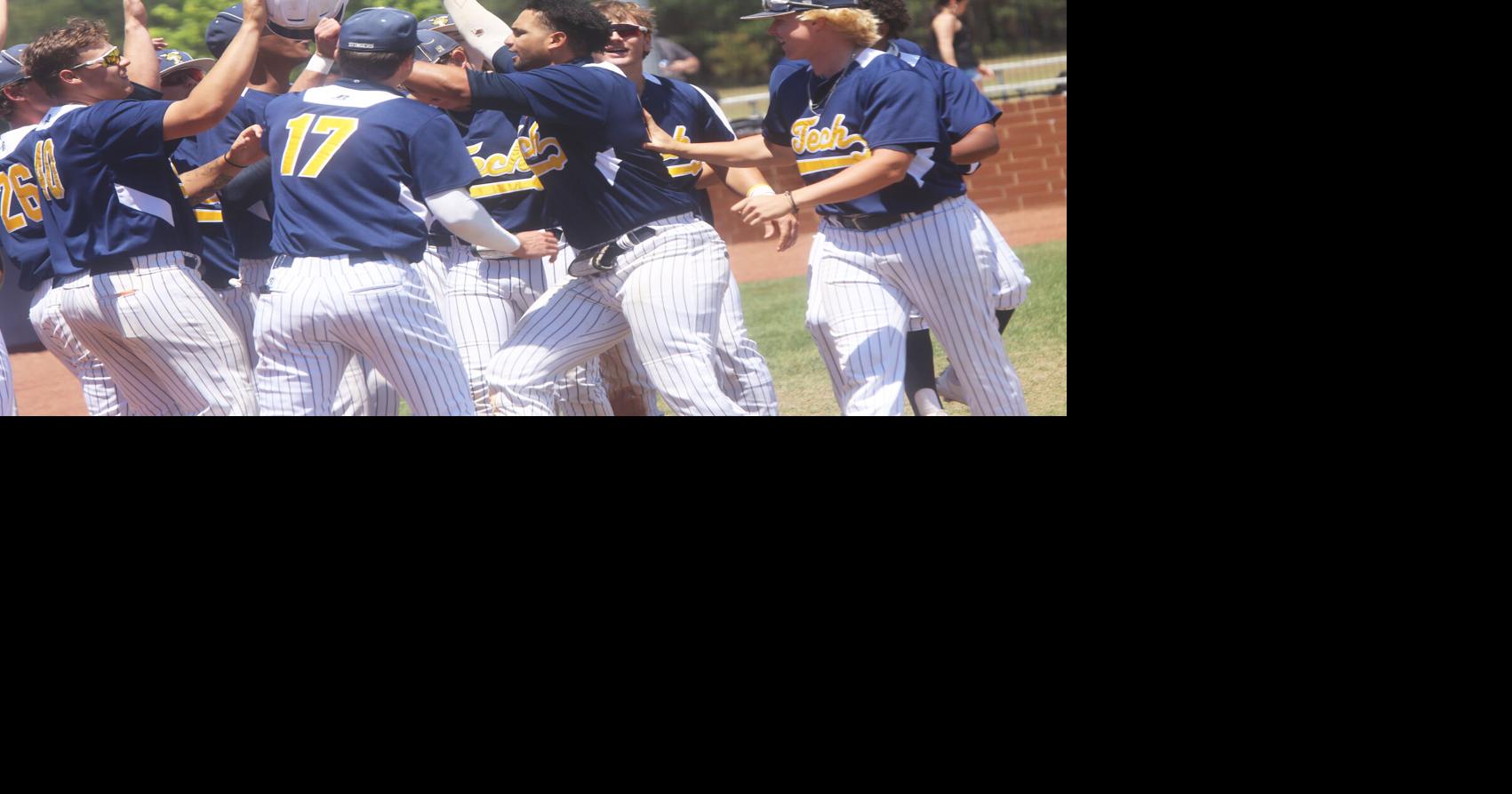 Lora, Sullivan help power Stingers to 12-5 win, doorstep of JUCO World ...