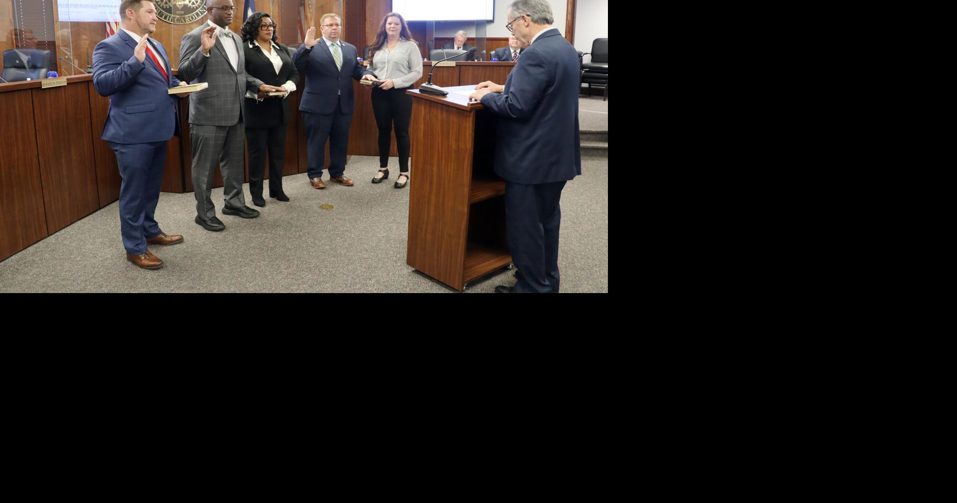 Florence County Council elects officers, conducts hearing