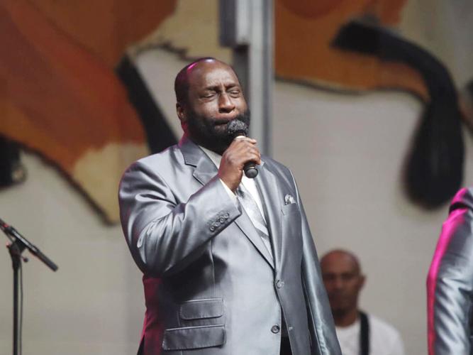 Marion gospel concert features artists Rev. Luther Barnes, Kelontae Gavin
