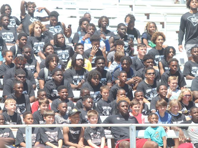 More than 347 children attend Gamecocks football’s Xavier Legette camp ...