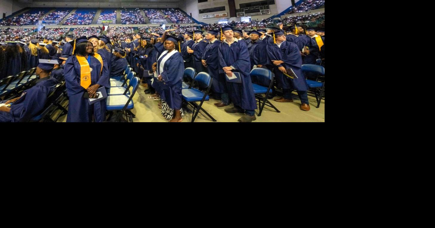 Isgett empowers FDTC grads with message of purpose, leadership