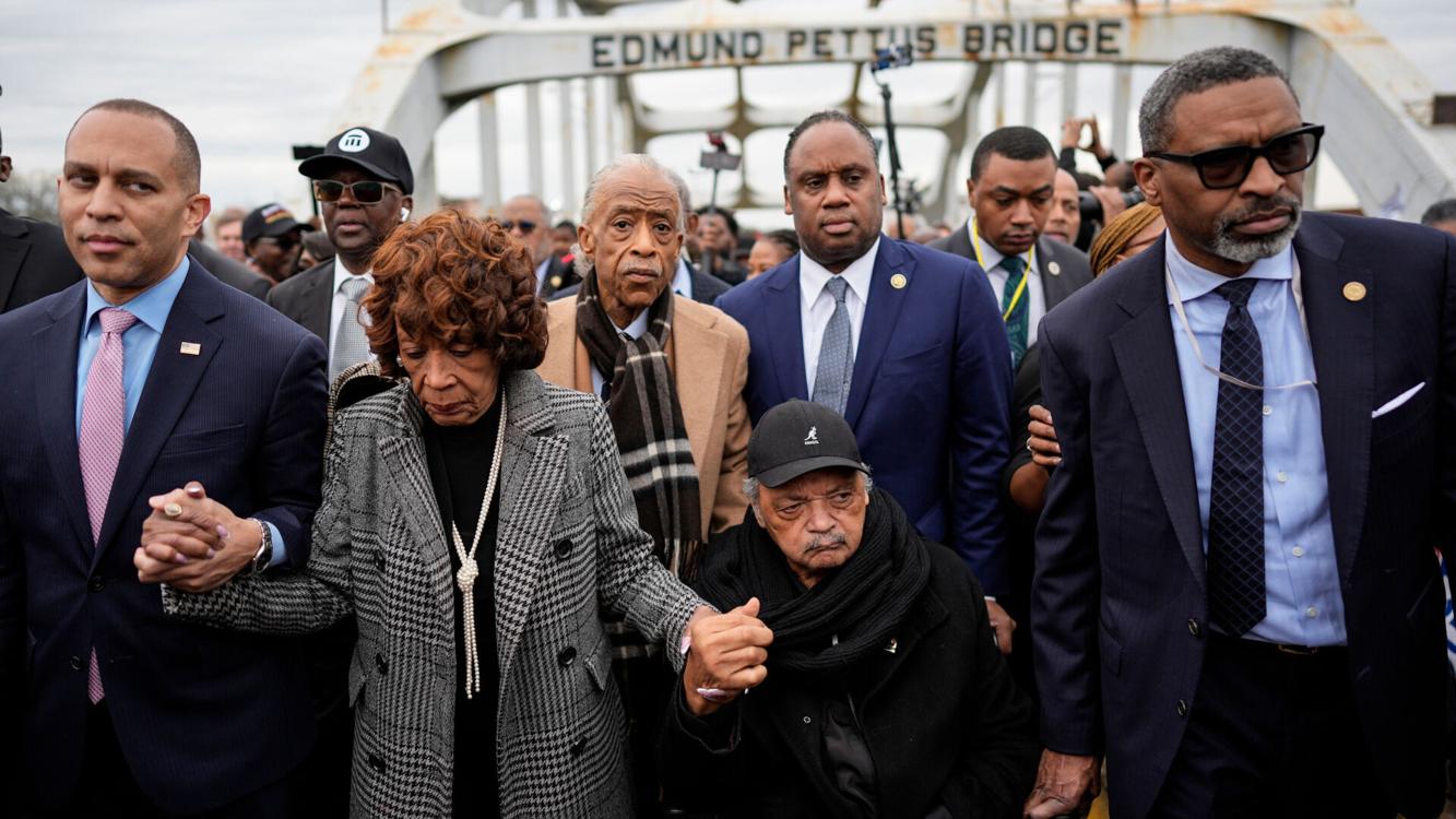 Jesse Jackson, civil rights icon, dies at 84