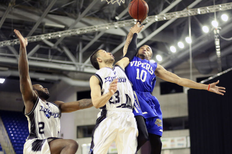 Vipers take on RazorSharks