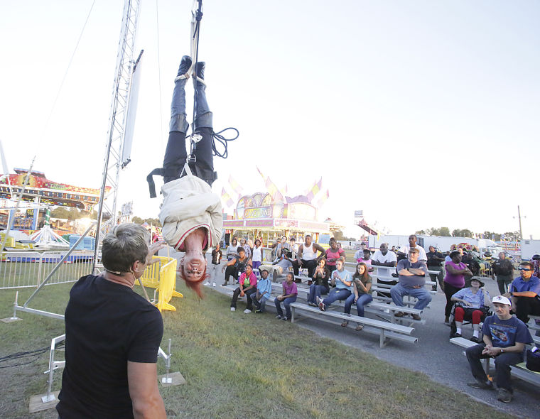 Lady Houdini Escape Show