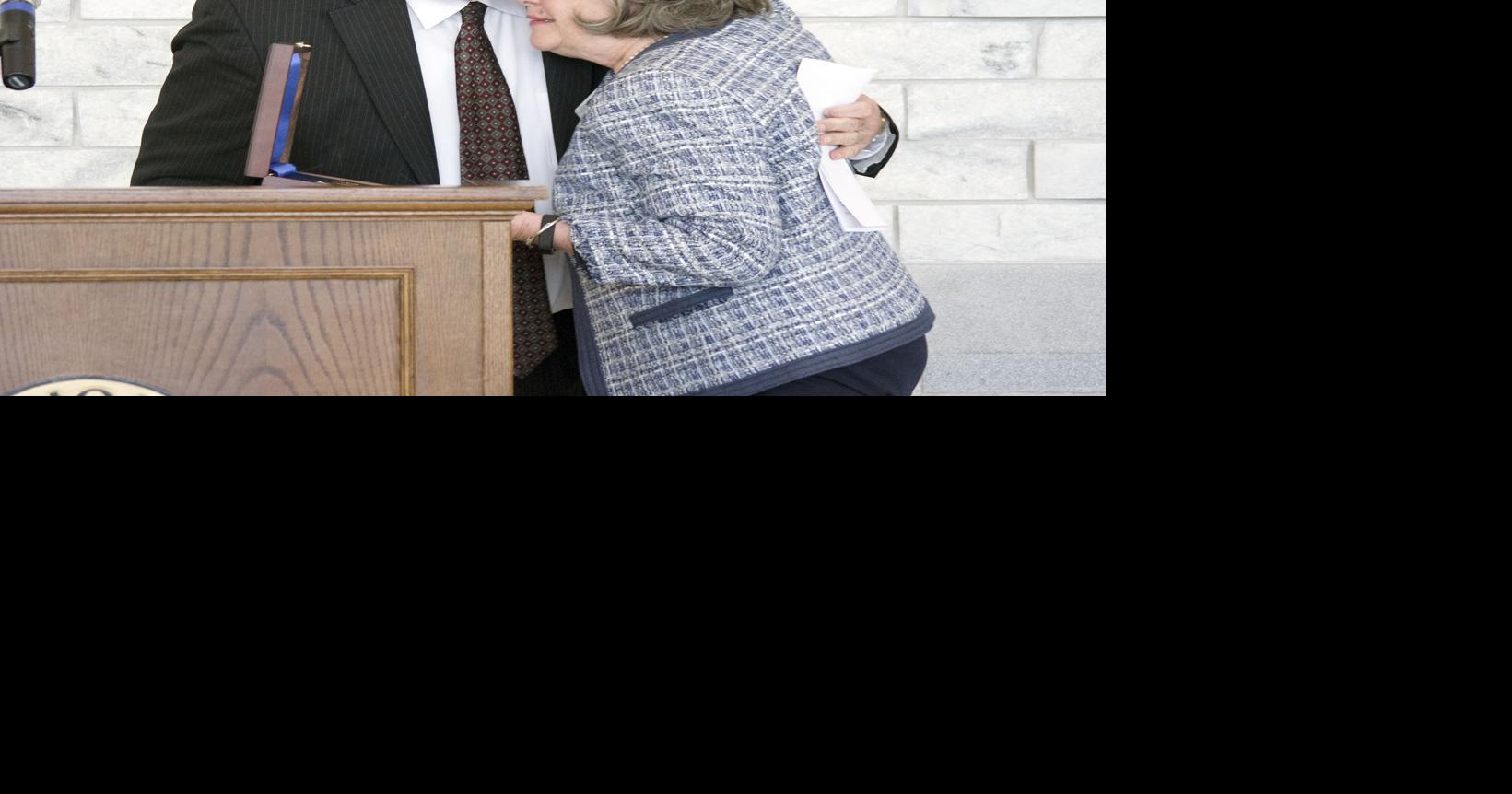 Help 4 Kids Florence, Billy Powers receive Marion Medallion awards