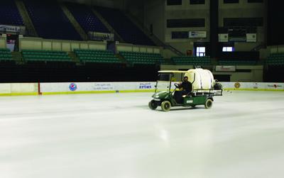 Ice skating returns to Florence