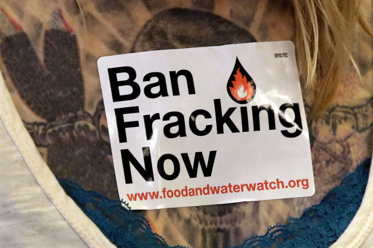 Ill. passes nation's toughest fracking regulations