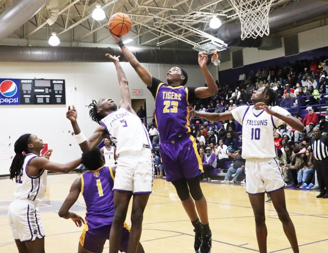 Darlington girls win thriller, Wilson boys cruise