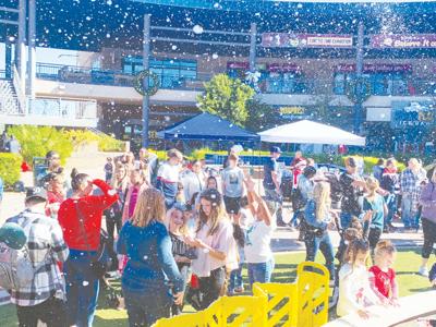 Boardwalk decks the halls with merry events | City News | scottsdale.org