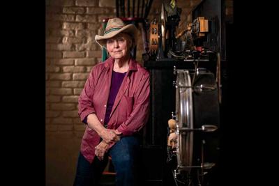 Drinkwater Award honors arts pioneer Ellis | City News | scottsdale.org