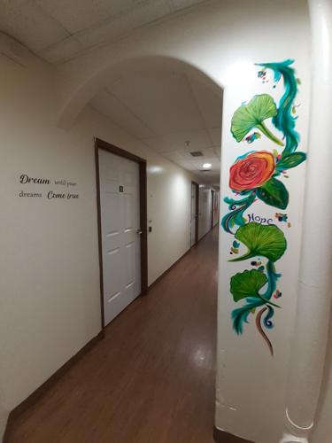 Park National Bank, artist revitalize domestic violence shelter with ...