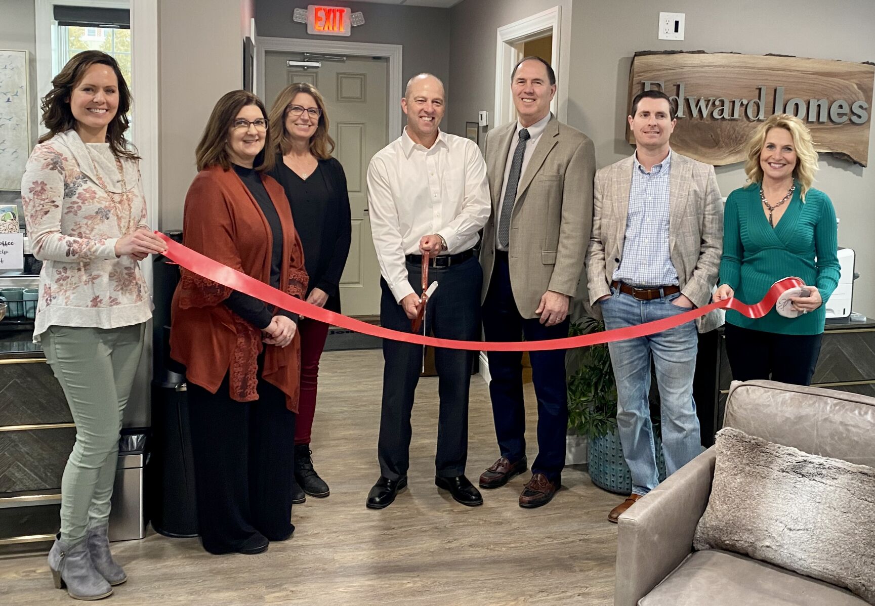 Ribbon cutting ceremony at Edward Jones in downtown Shelby ...