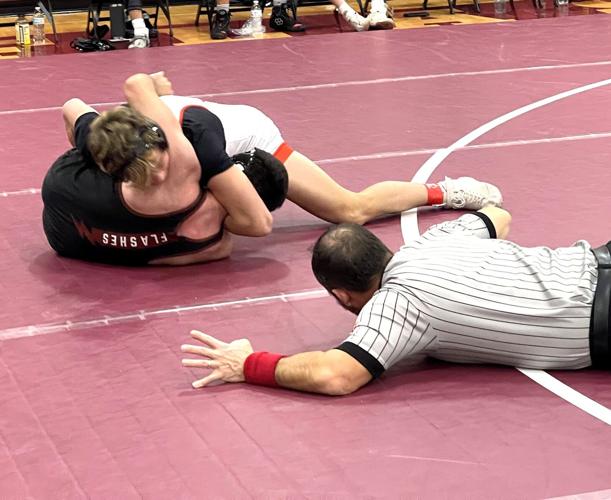 Shelby Wrestling splits a pair of matches | Sports | sdgnewsgroup.com