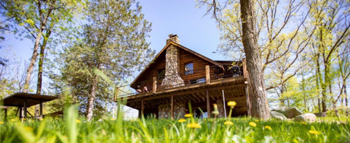 These 8 Wisconsin cabins and cottages showcase rustic beauty, luxury ...