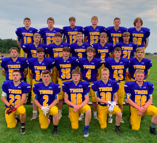 2021 FALL FOOTBALL: Meet the 2021-22 Howards Grove football team ...