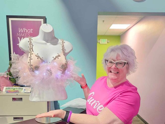 Sheboygan Falls woman wins National Bra Decorating Contest | Local News ...
