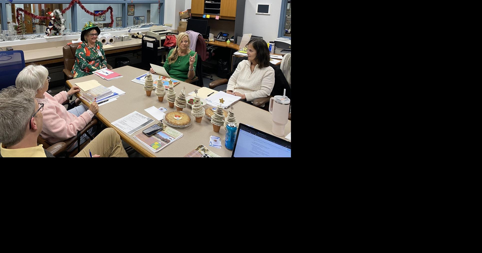 'On to the next chapter': Library board bids adieu to longtime director ...