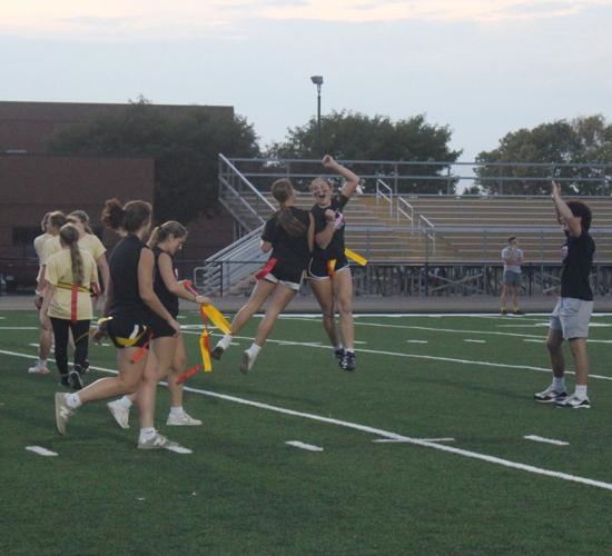 SENIORS CLAIM POWDER PUFF TITLE | Sports | shelbynews.com
