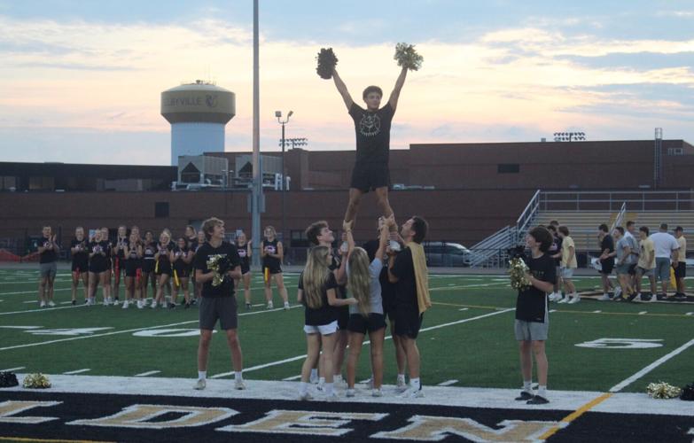 SENIORS CLAIM POWDER PUFF TITLE | Sports | shelbynews.com