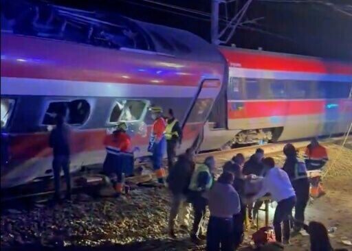 High-speed train collision in Spain kills 39, injures dozens | National | shelbynews.com