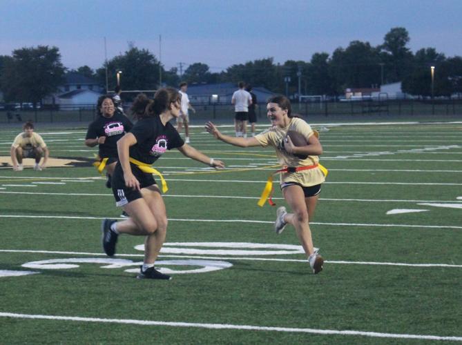 SENIORS CLAIM POWDER PUFF TITLE | Sports | shelbynews.com