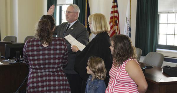 DeBaun's third term as mayor now official | Local News | shelbynews.com